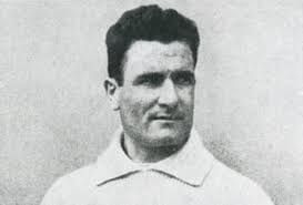 10 footballers who have played for multiple national teams