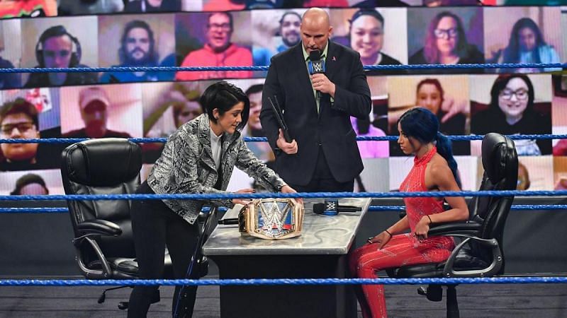 Bayley Sends A Bold Message To Sasha Banks Claims Shes Done With Her