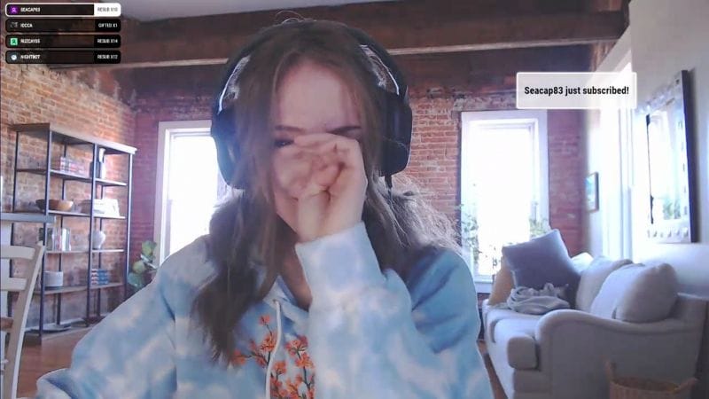'I love you dad': Twitch streamer gets emotional as her father tunes in ...