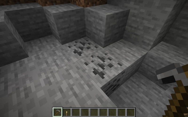 How to Make Compass in Minecraft: Crafting Guide & Use