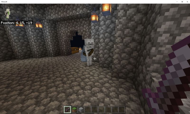 How to fly using an Elytra in Minecraft