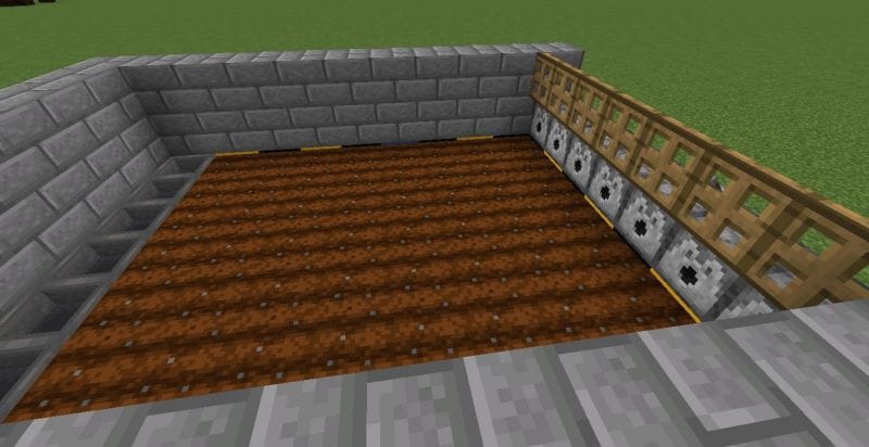 How to build an auto-harvest survival farm in Minecraft