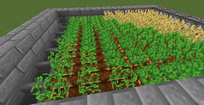 How to build an auto-harvest survival farm in Minecraft