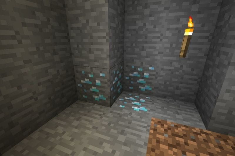5 best ways to find diamonds in Minecraft pocket edition