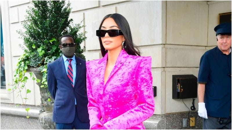 "Nailed it": Fans gush over Kim Kardashian's SNL debut as she steals ...