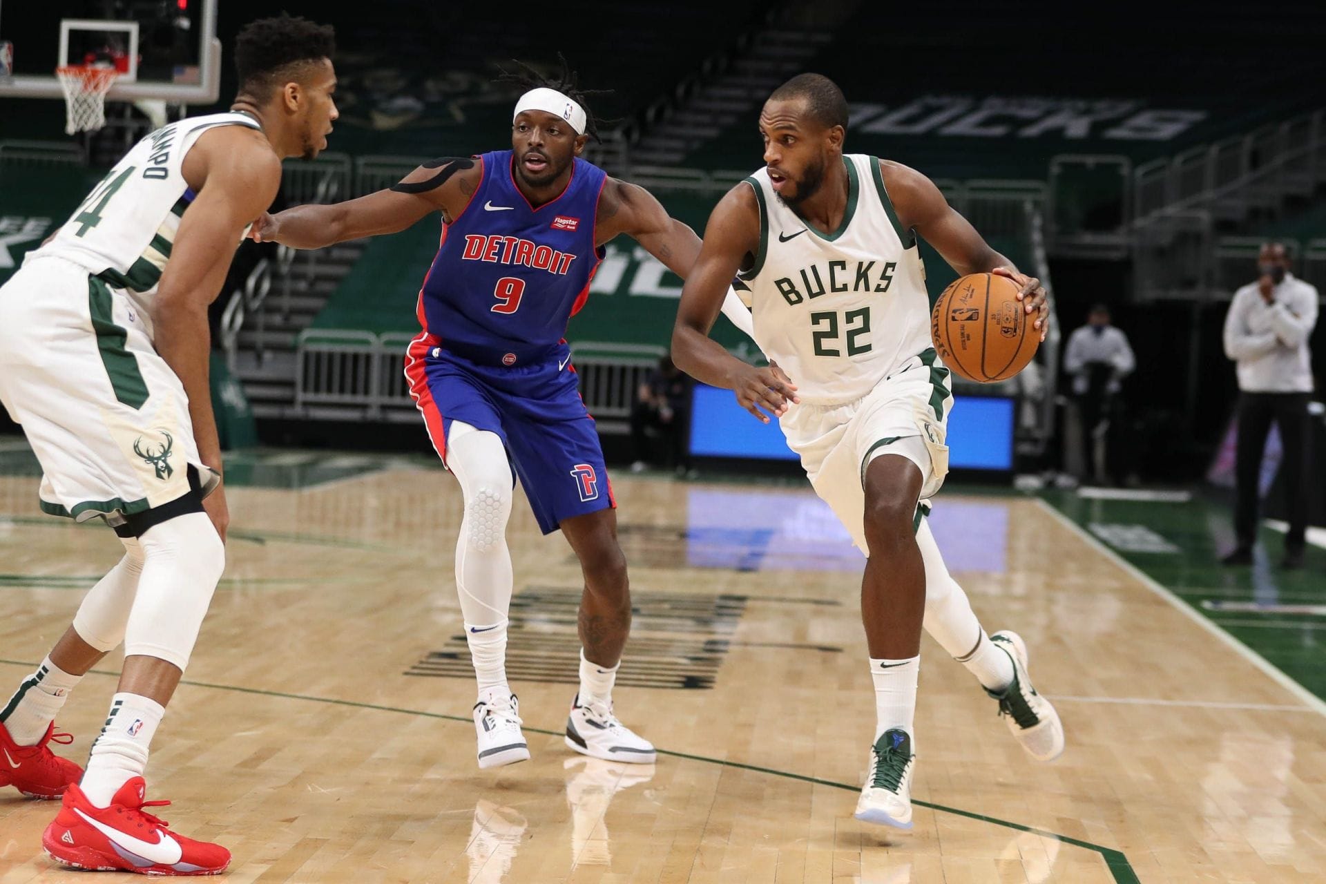 Milwaukee Bucks vs Detroit Pistons Prediction & Match Preview ...
