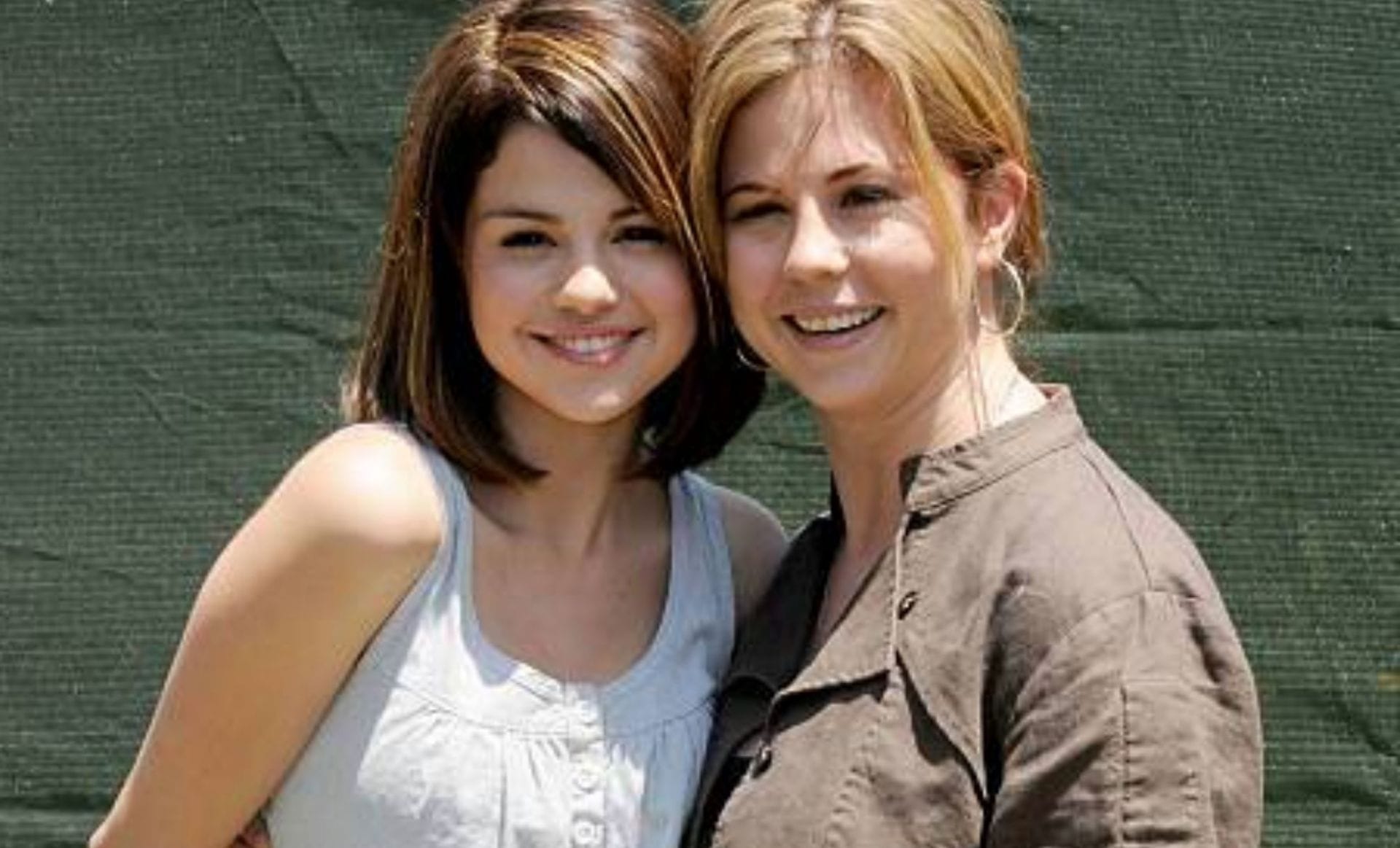 "I was told I had days to live": Selena Gomez' mom, Mandy Teefey opens ...