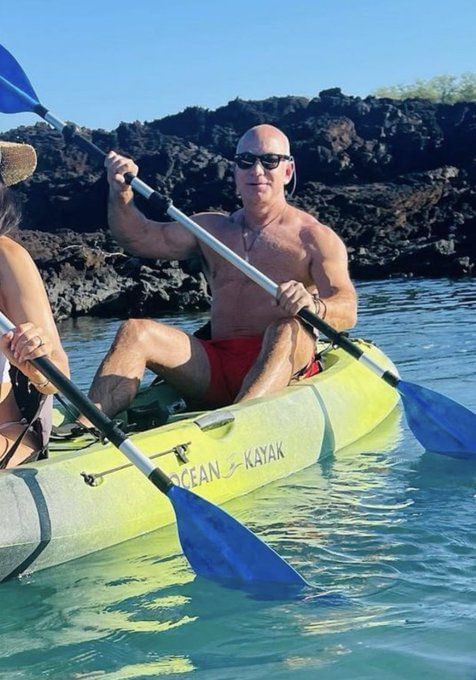 Pictures of buff Jeff Bezos takes the internet by storm