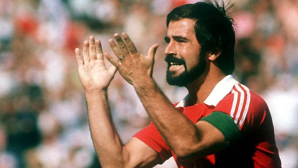 Ranking the 10 greatest attackers in footbal history