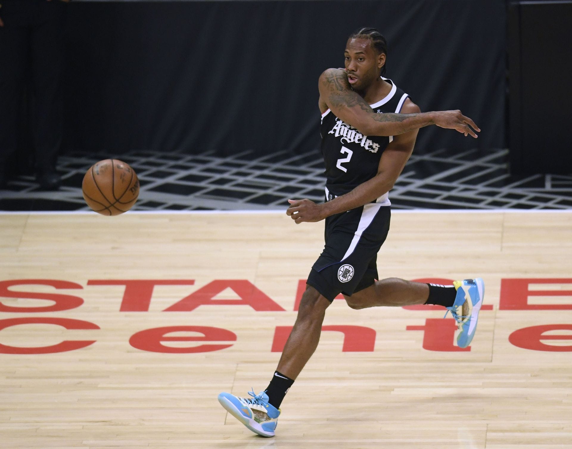 Watch: Kawhi Leonard working with the ball on-court, LA Clippers star ...