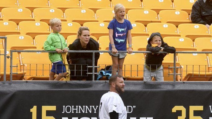 Ben Roethlisberger's wife shares adorable image before Chiefs game