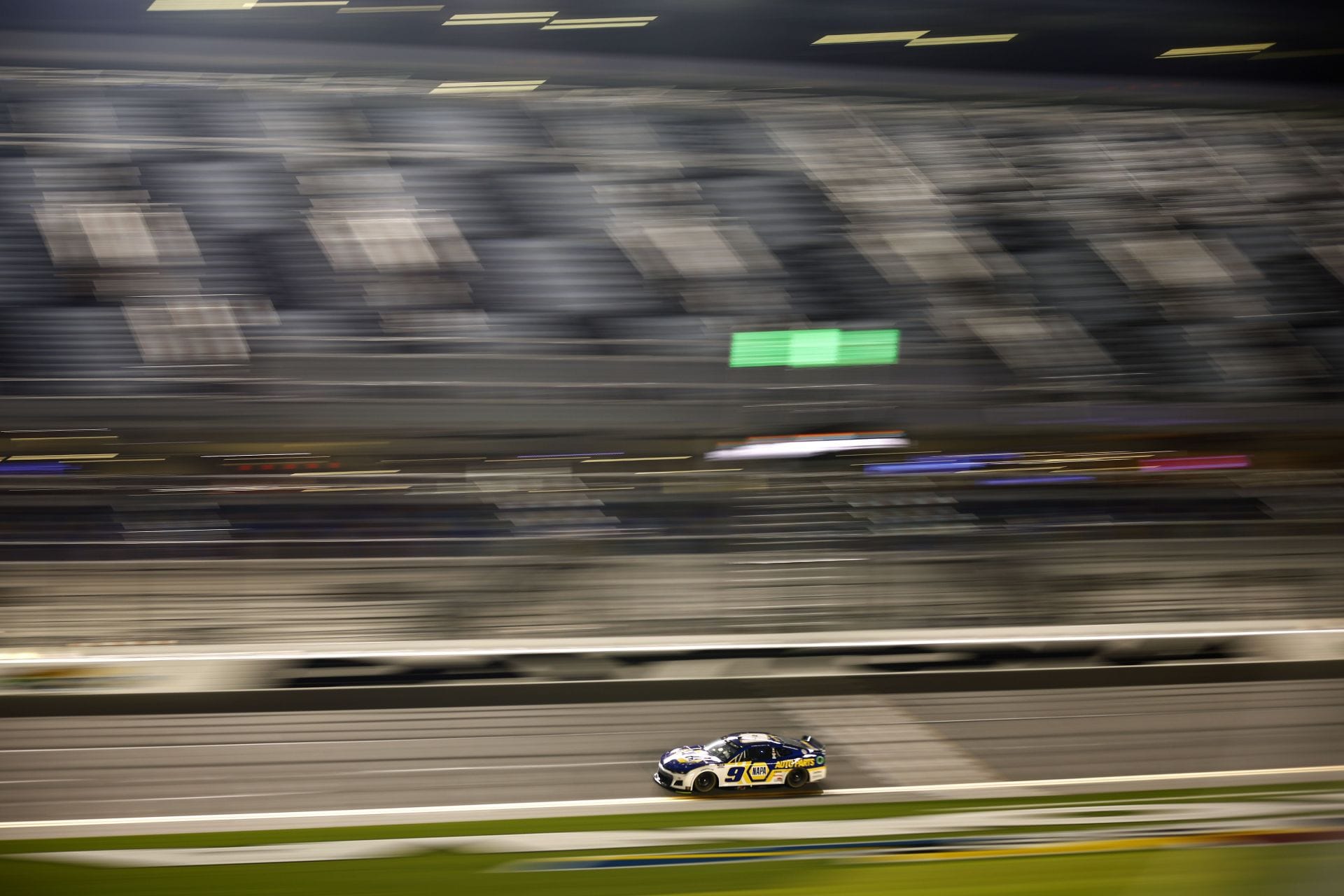 Daytona 500 weeks start the comparison