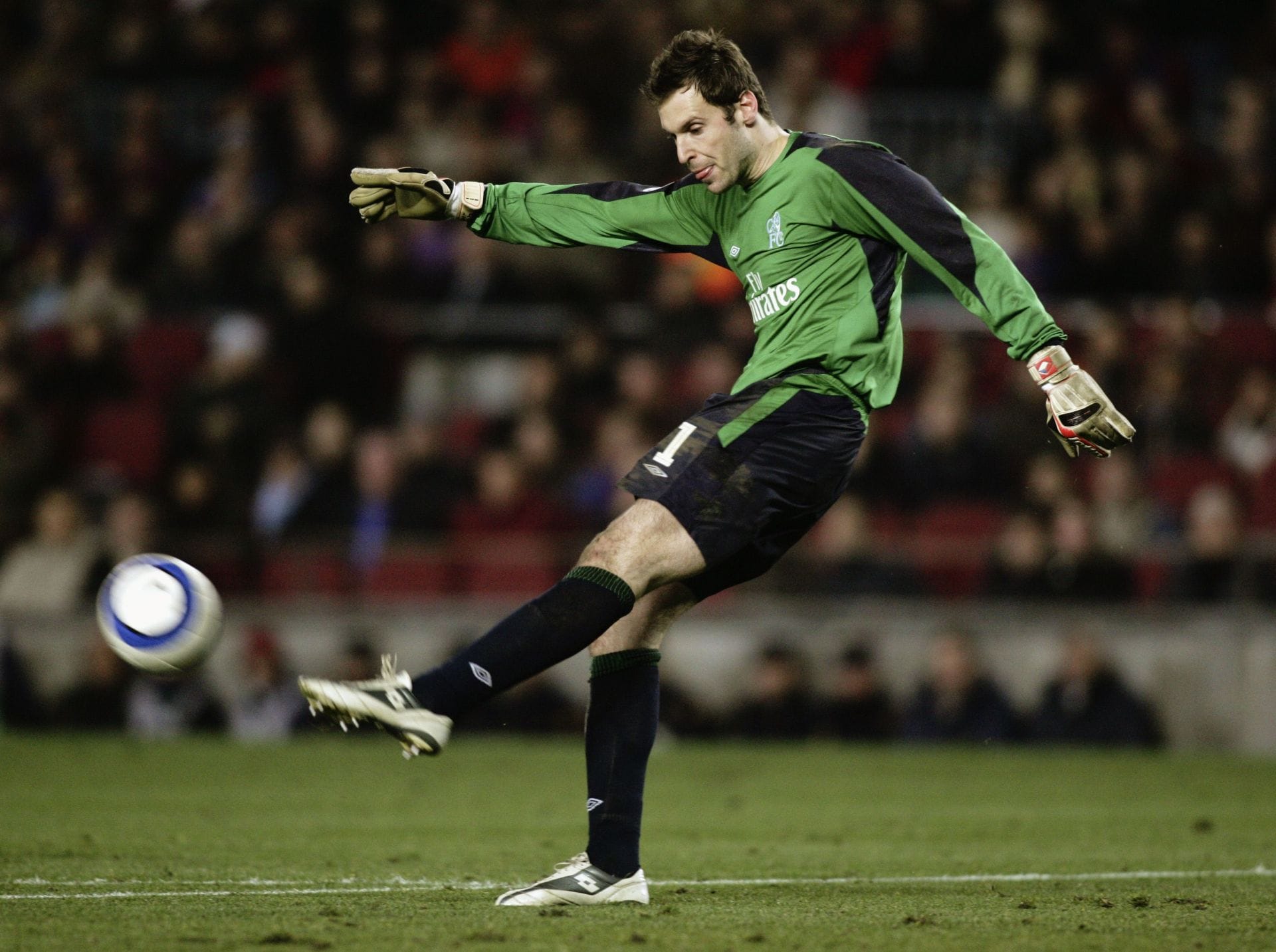 Ranking the 5 clubs with the most consecutive clean sheets in Premier ...