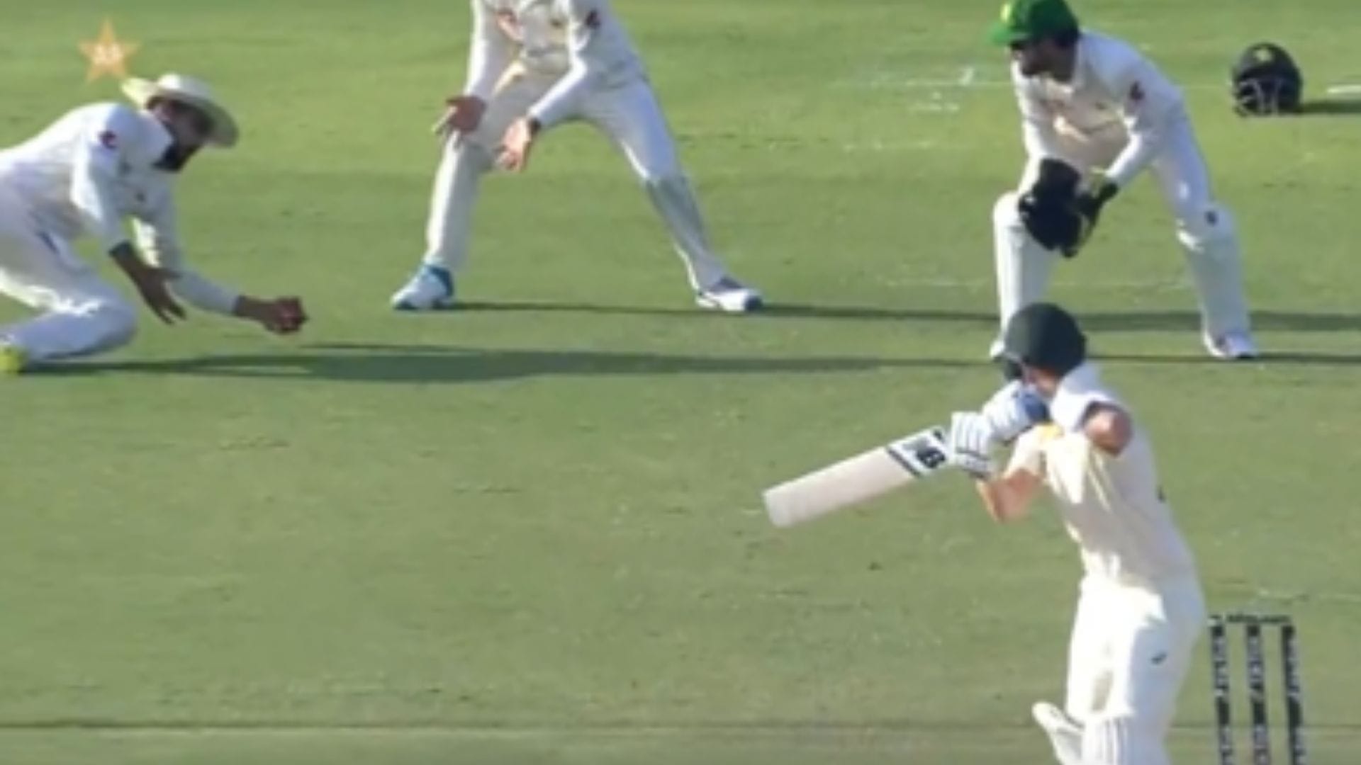 PAK vs AUS 2022: [Watch]: Faheem Ashraf grabs a one-handed stunner to ...