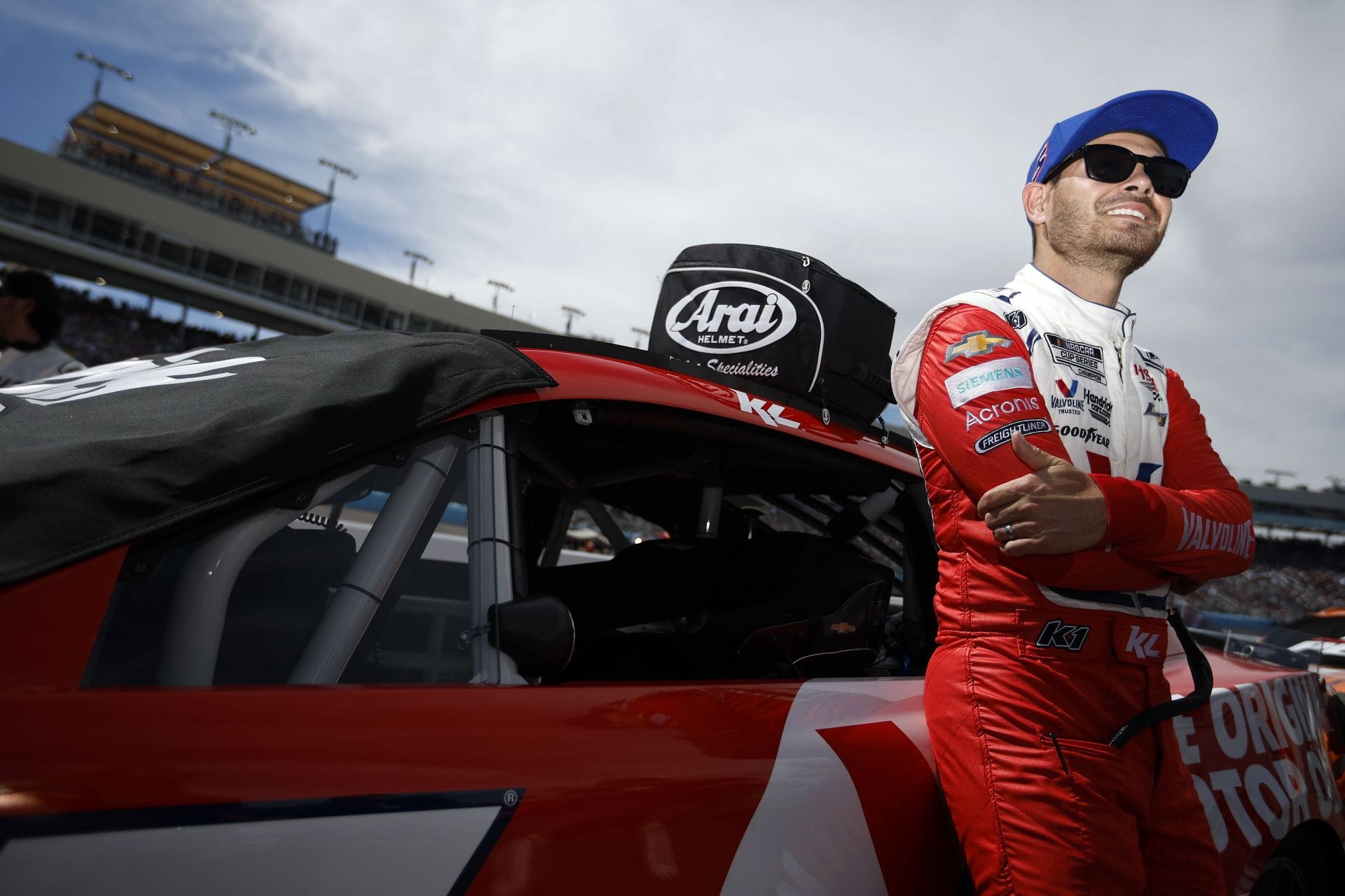 Where is Kyle Larson on NASCAR Cup Series table after Ruoff Mortgage 500?