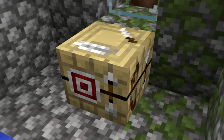 What does a fletching table do in Minecraft?