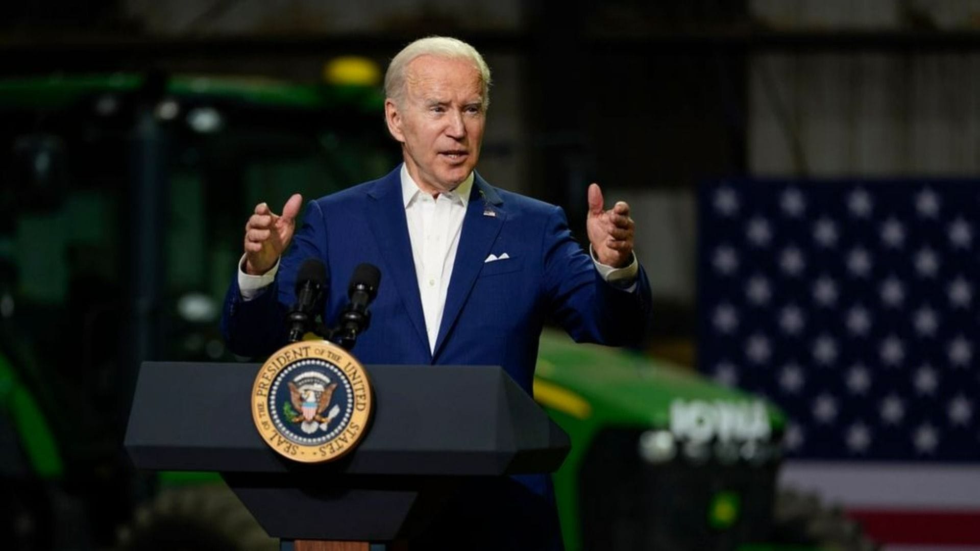WATCH: Bird poops on Joe Biden in viral video, and the internet can't ...