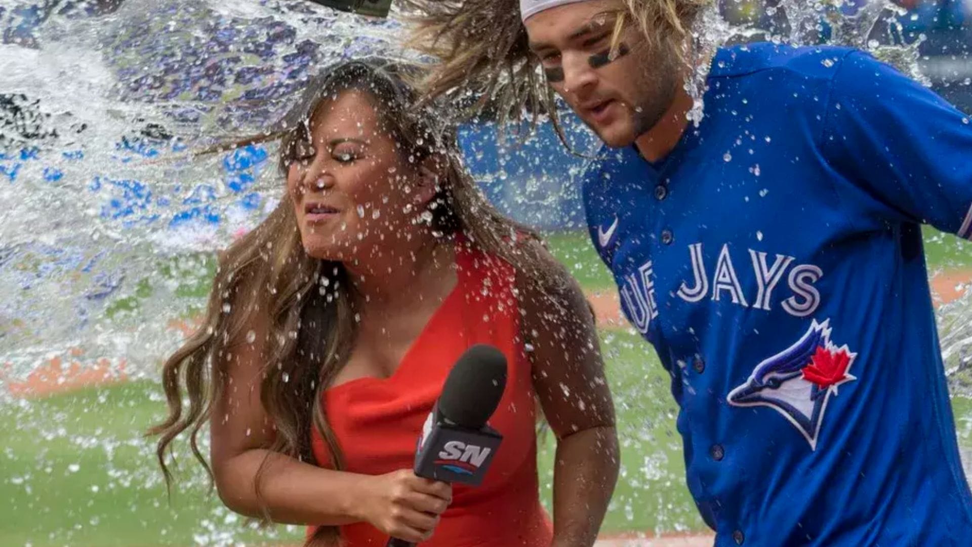 "I need a new job" - Vladimir Guerrero Jr. drenches MLB Network host ...