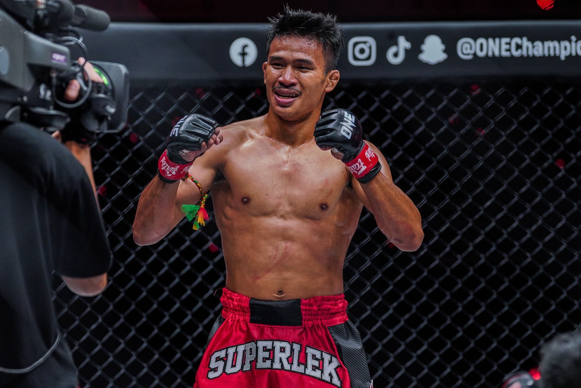 Watch Superlek ONE 157 post fight presser