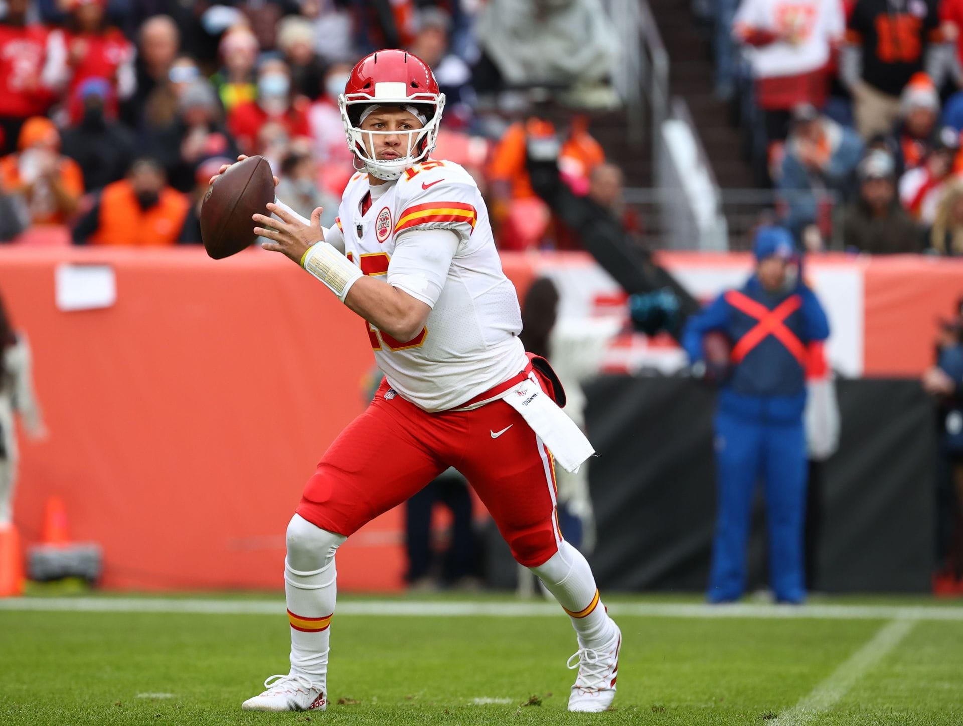 5 times Patrick Mahomes struggled to deliver under pressure