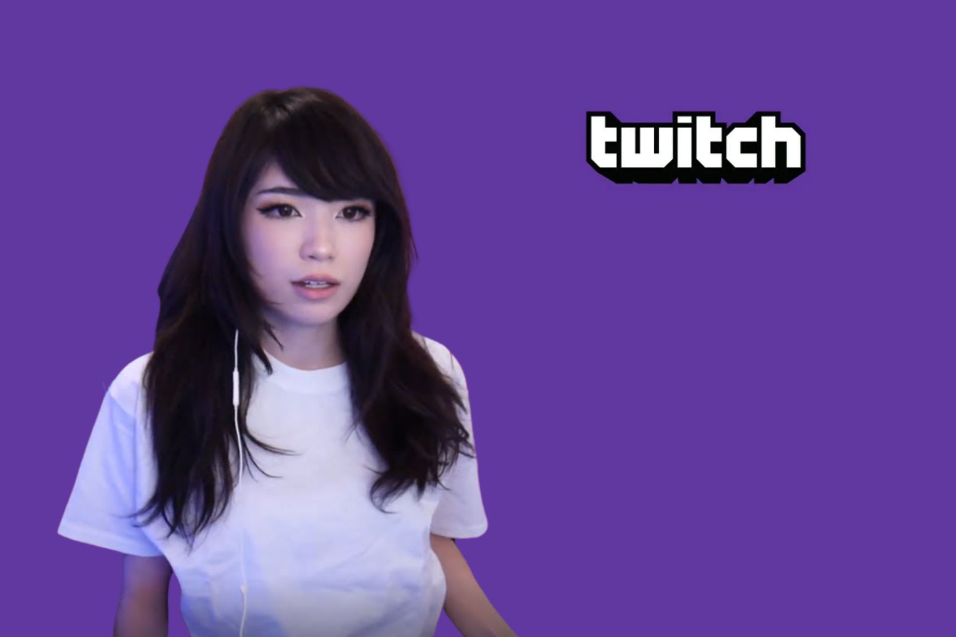 Watch: Emiru receives adorable IRL donation in South Korea