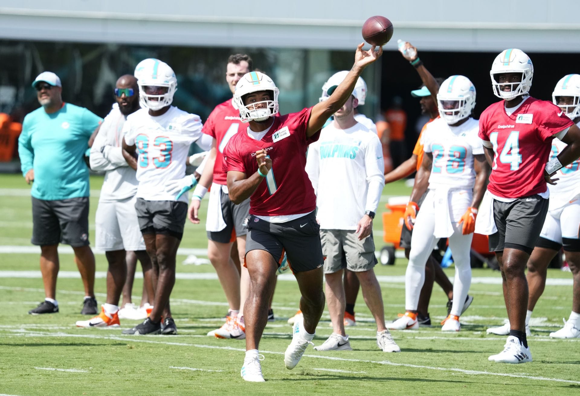 VIDEO: "He has one of the prettiest balls I've ever caught" - Tyreek ...