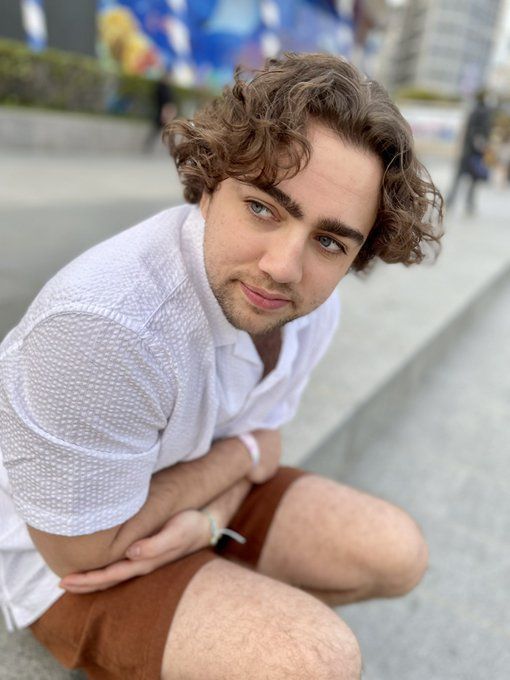 Fans react as Mizkif shares pictures of his new mullet