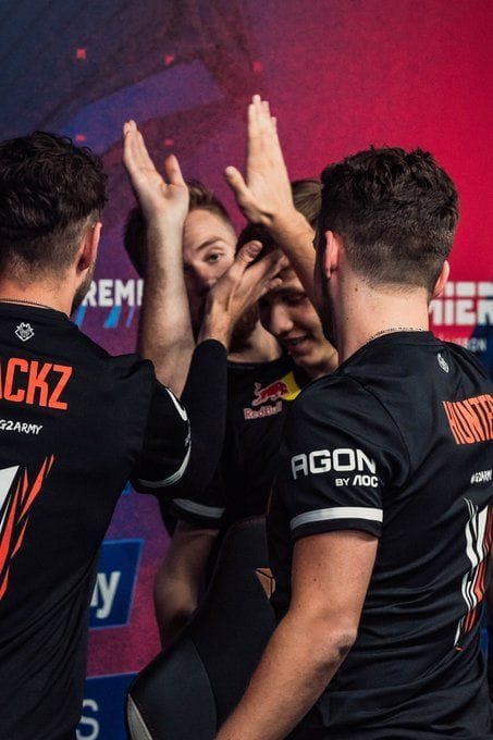 Watch: mONESY pulls off the most insane clutch in Counter Strike