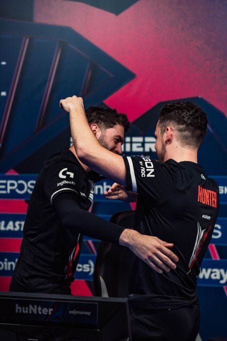 Watch: mONESY pulls off the most insane clutch in Counter Strike