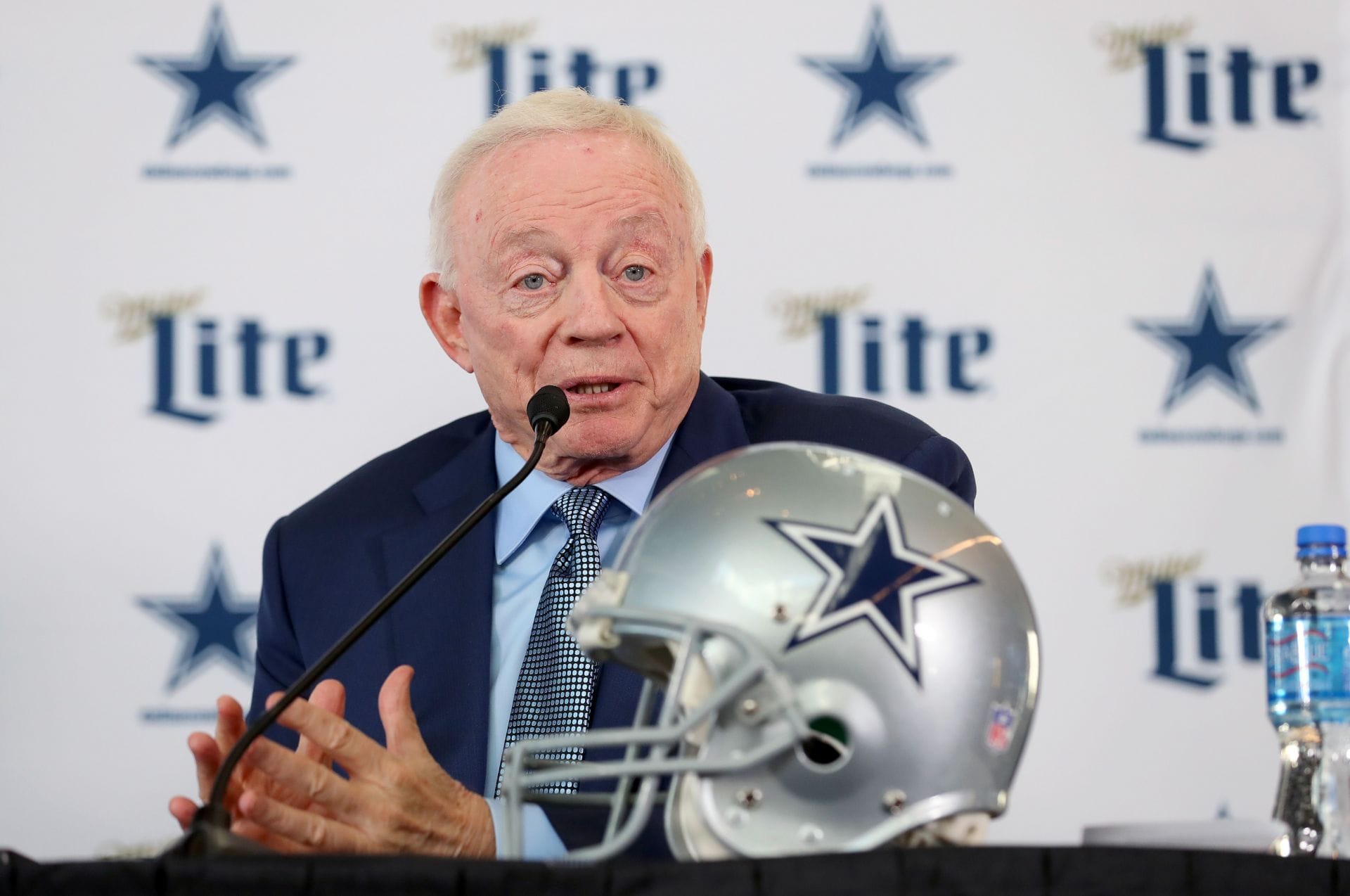 "We think a lot of him as a coach" - Jerry Jones reveals whether the ...