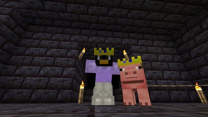 Minecraft YouTuber Phoenix SC creates Technoblade crown resource pack