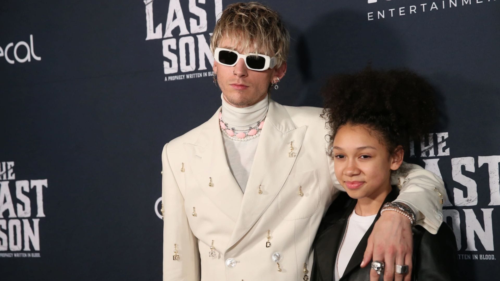 WATCH: Machine Gun Kelly performs Beyonce's 'Crazy in Love' with ...