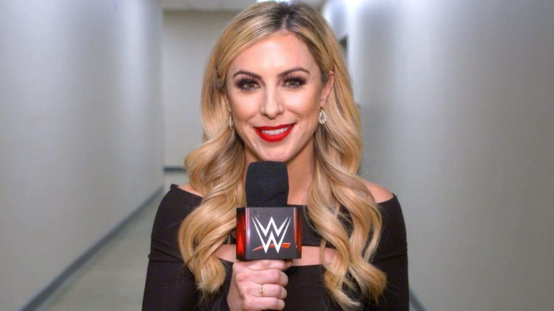 Sarah Schreiber enjoys improvising with Becky Lynch and Kevin Owens