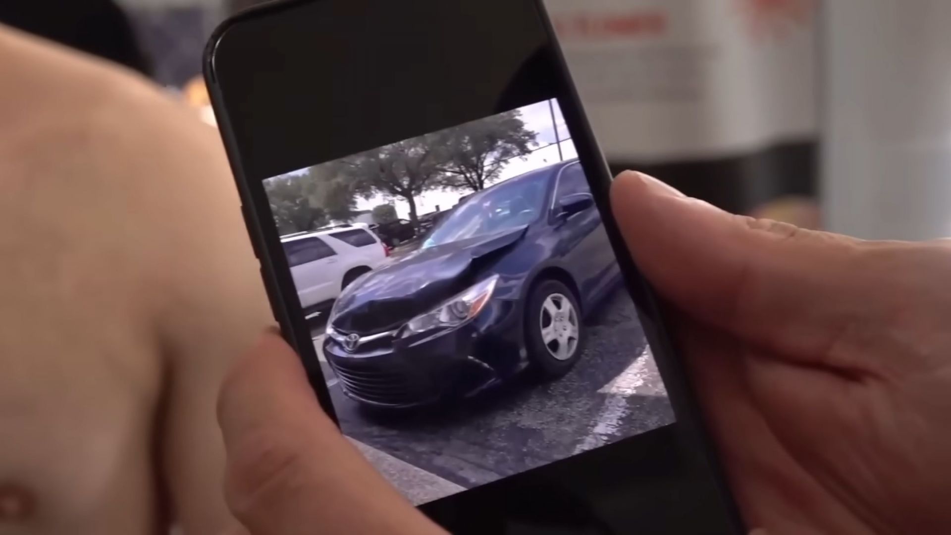 Mizkif crashes Emiru’s car, explains the situation in-depth