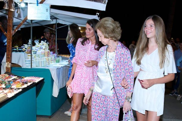 How old is Queen Letizia? Spanish royal twins look with teenage daughters