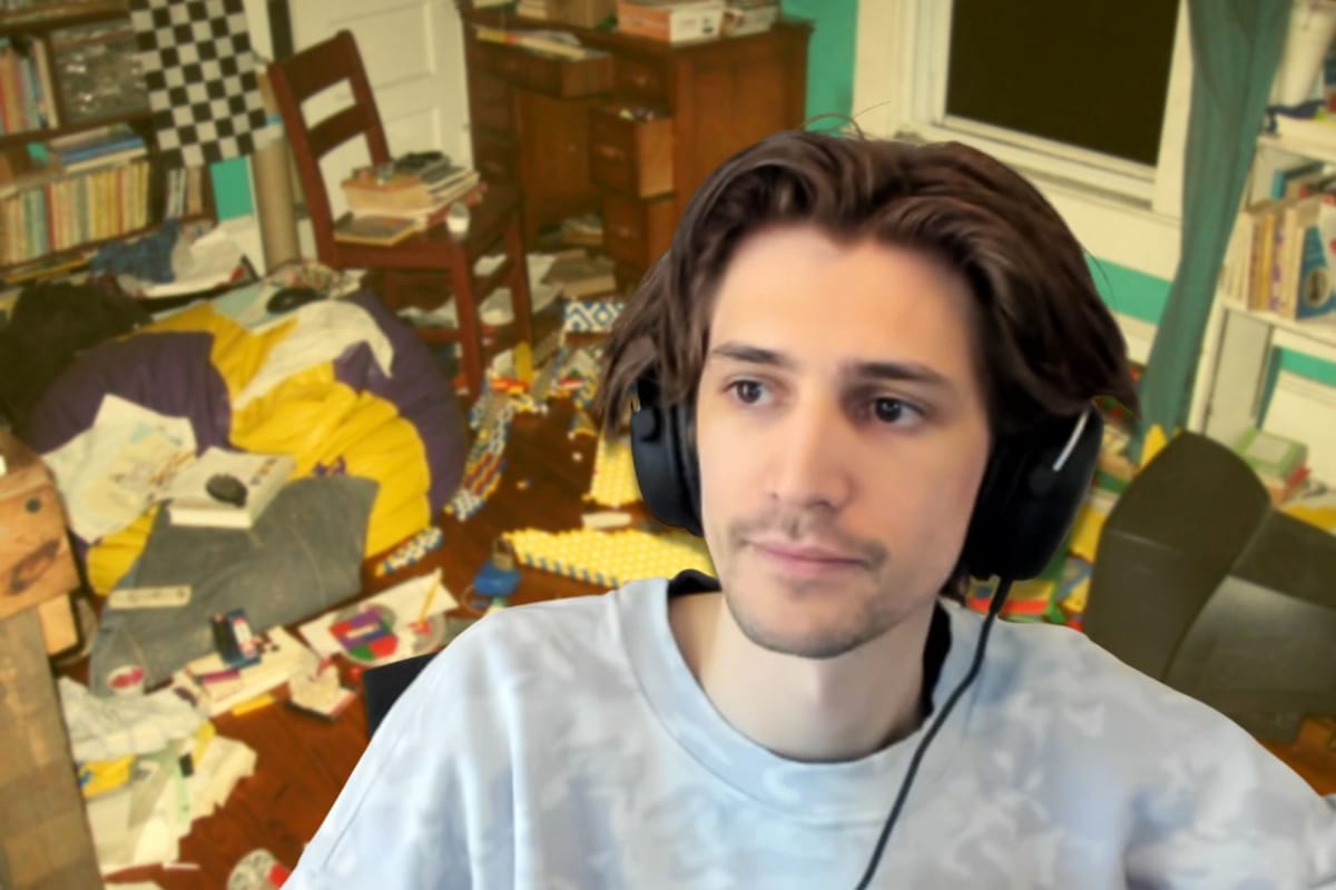 Fans react as xQc shows off his messy streaming room