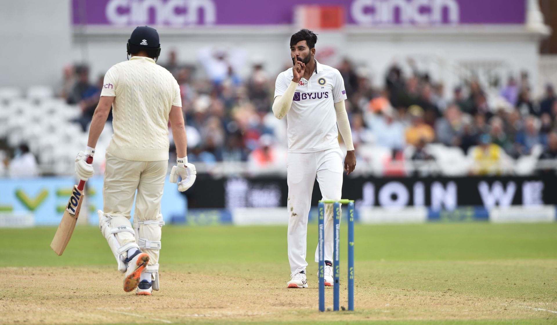 "He is one of the best fast bowlers in the world"- Warwickshire ...