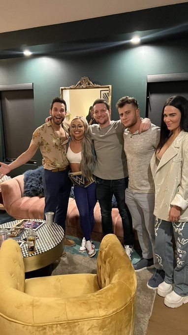 Twitter explodes as SmackDown Women's Champion Liv Morgan is spotted ...