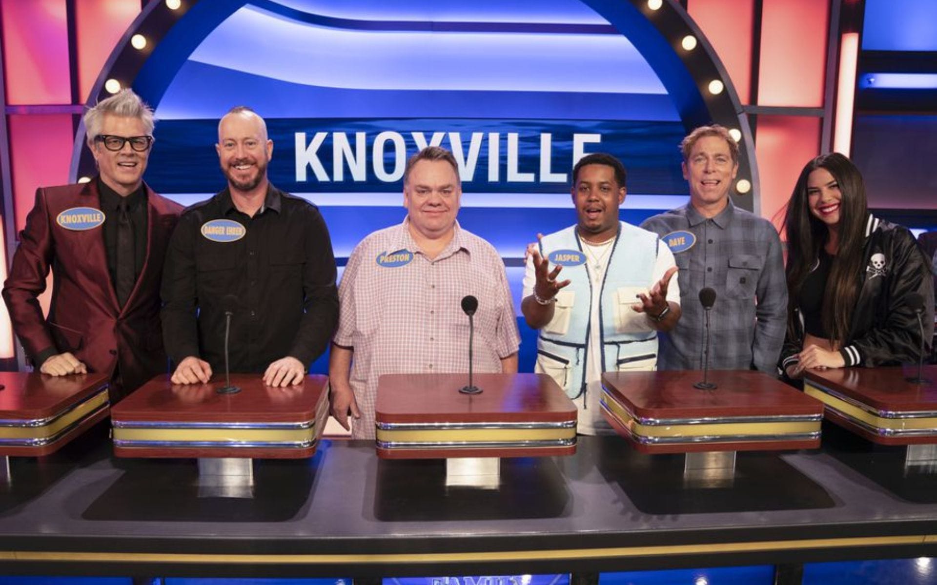 "Terrible answers get tased!": Fans shocked as Johnny Knoxville brings ...