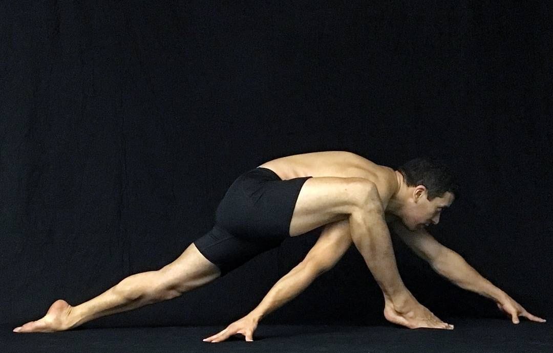6 Best Lizard Pose Variations to Open Your Hips in Yoga