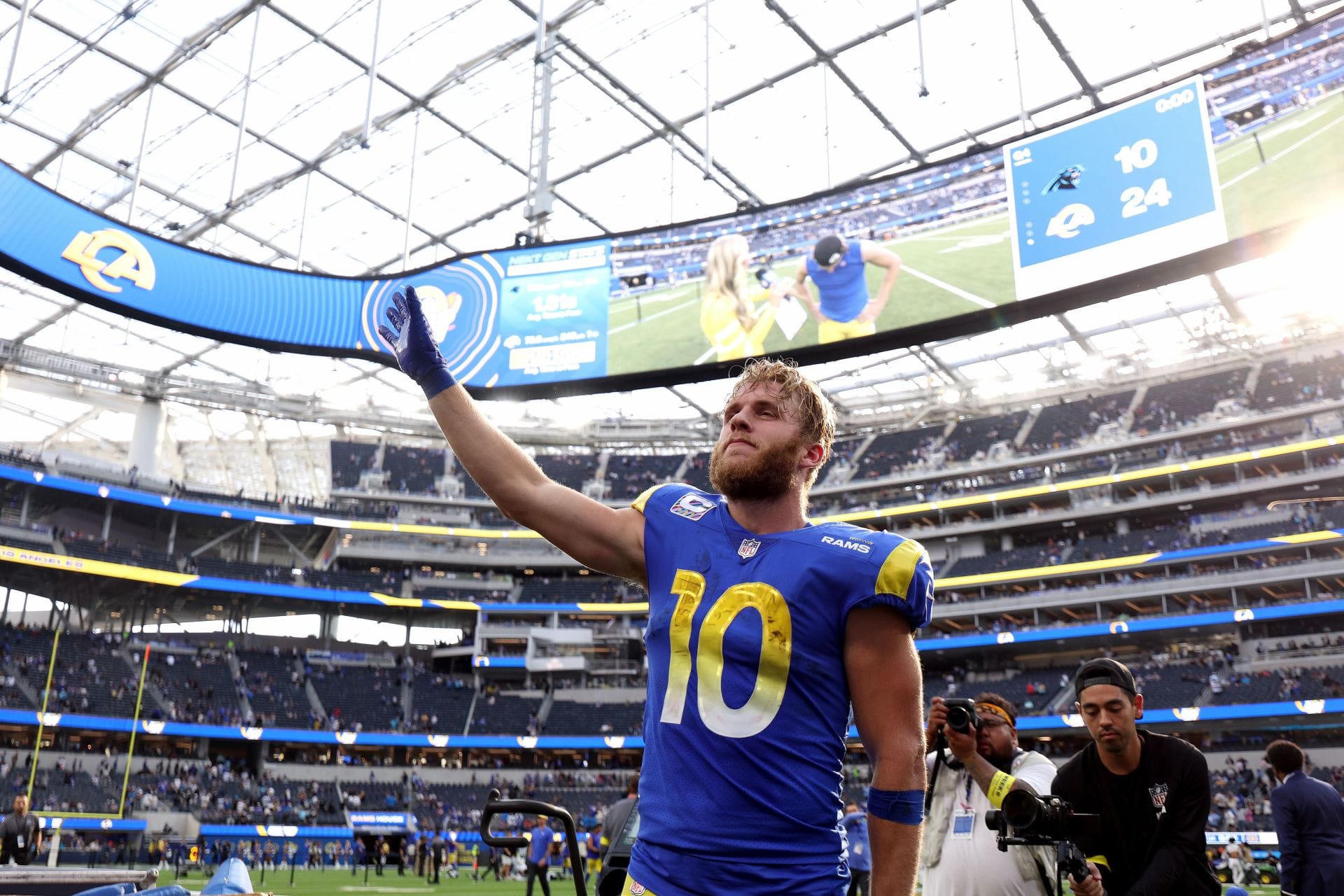 NFL's top 10 slot receivers in 2022 ft. Cooper Kupp, Tyreek Hill and more