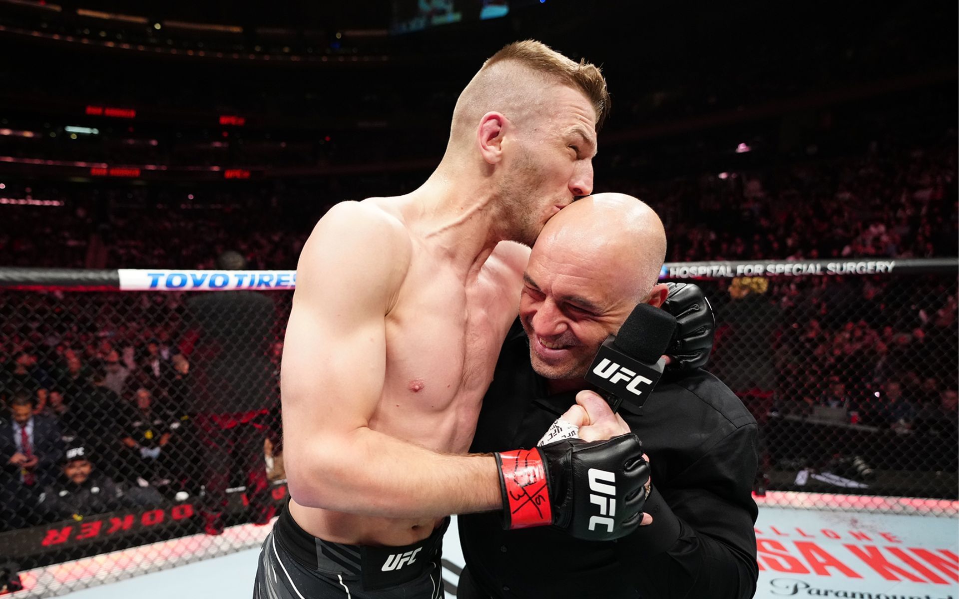 Dan Hooker hilariously reveals what "glistening" Joe Rogan's head ...