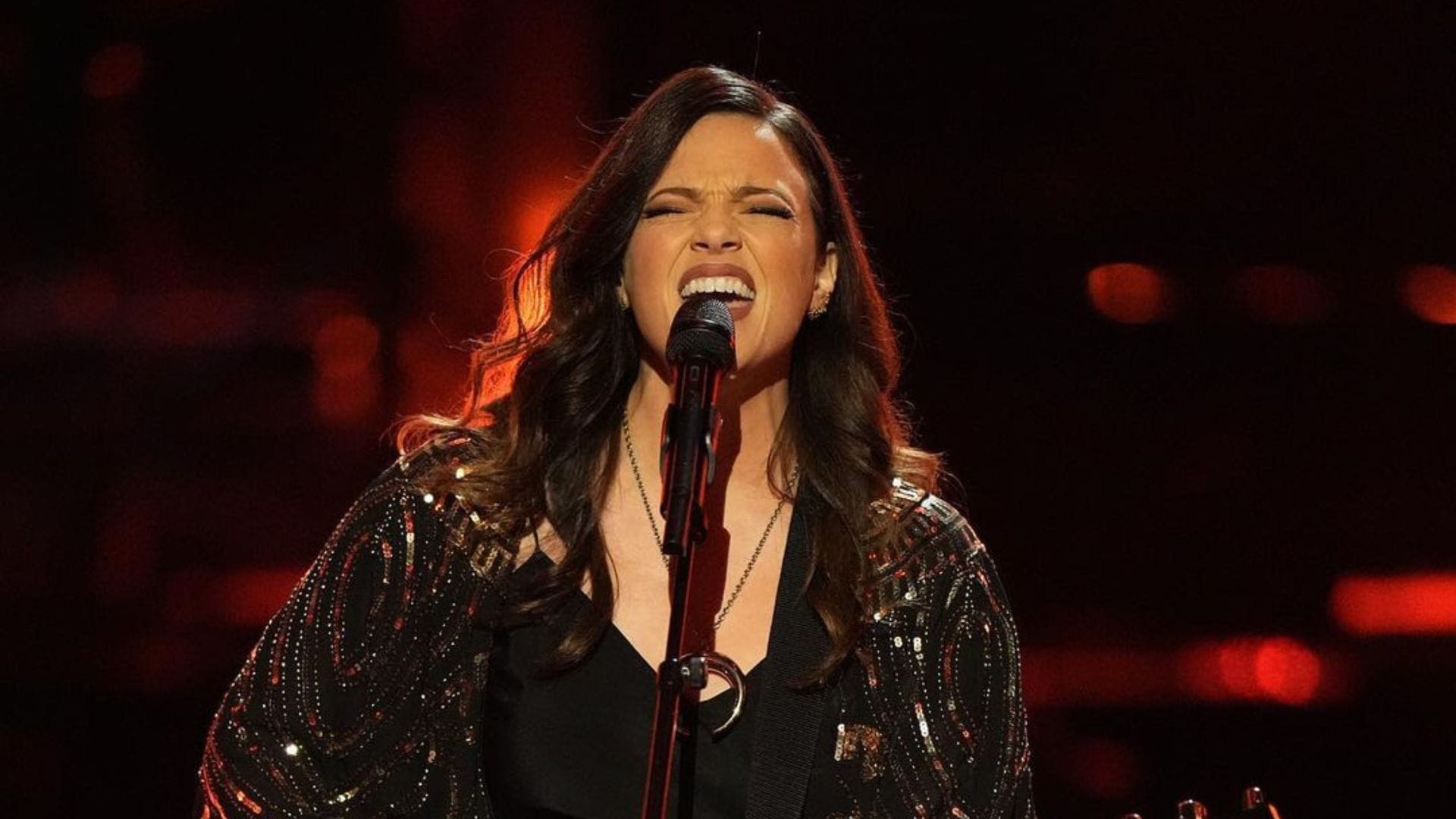 "Cara was ripped off": Why are fans criticizing Gwen Stefani for ...