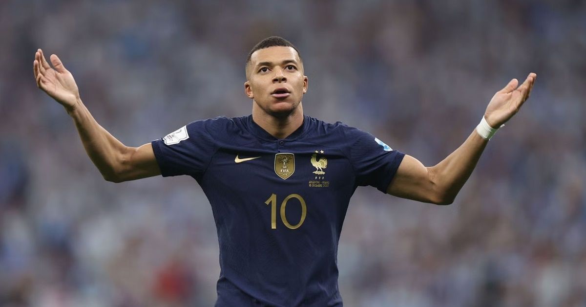 "Even Pele never did it in a final" - France legend wowed by Kylian ...