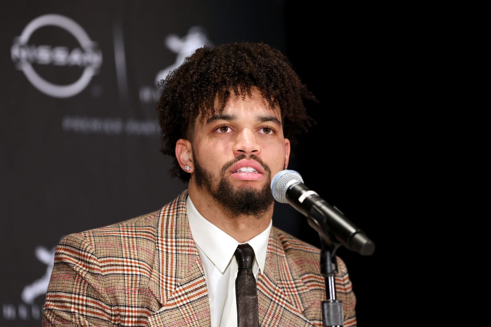 What did Caleb Williams write on his fingernails? Trojans' Heisman ...