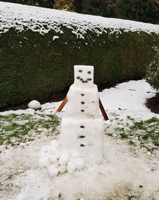 Minecraft player creates realistic snow golem