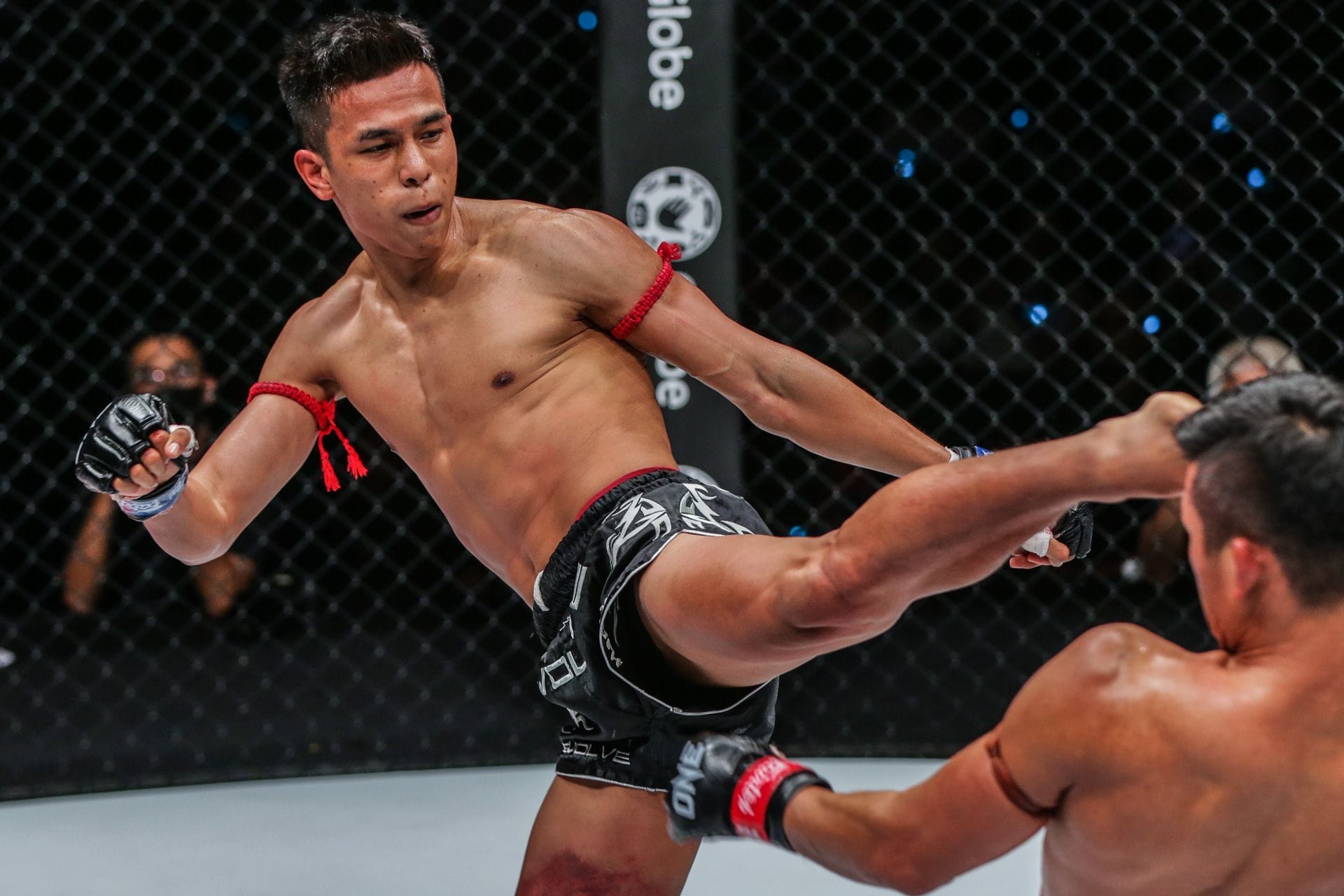 Superlek Kiatmoo9 ekes out razor close split decision win over rival ...