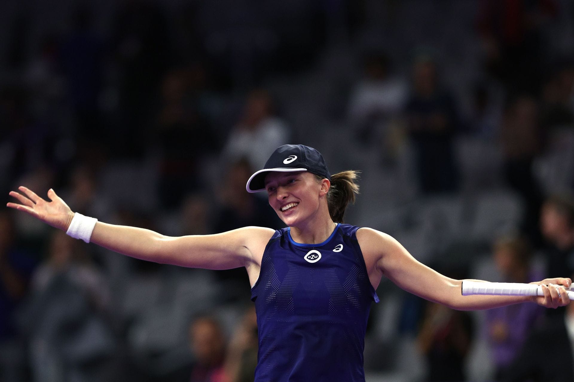 Iga Swiatek reveals her favorite tracks from Taylor Swift's 'Midnights ...