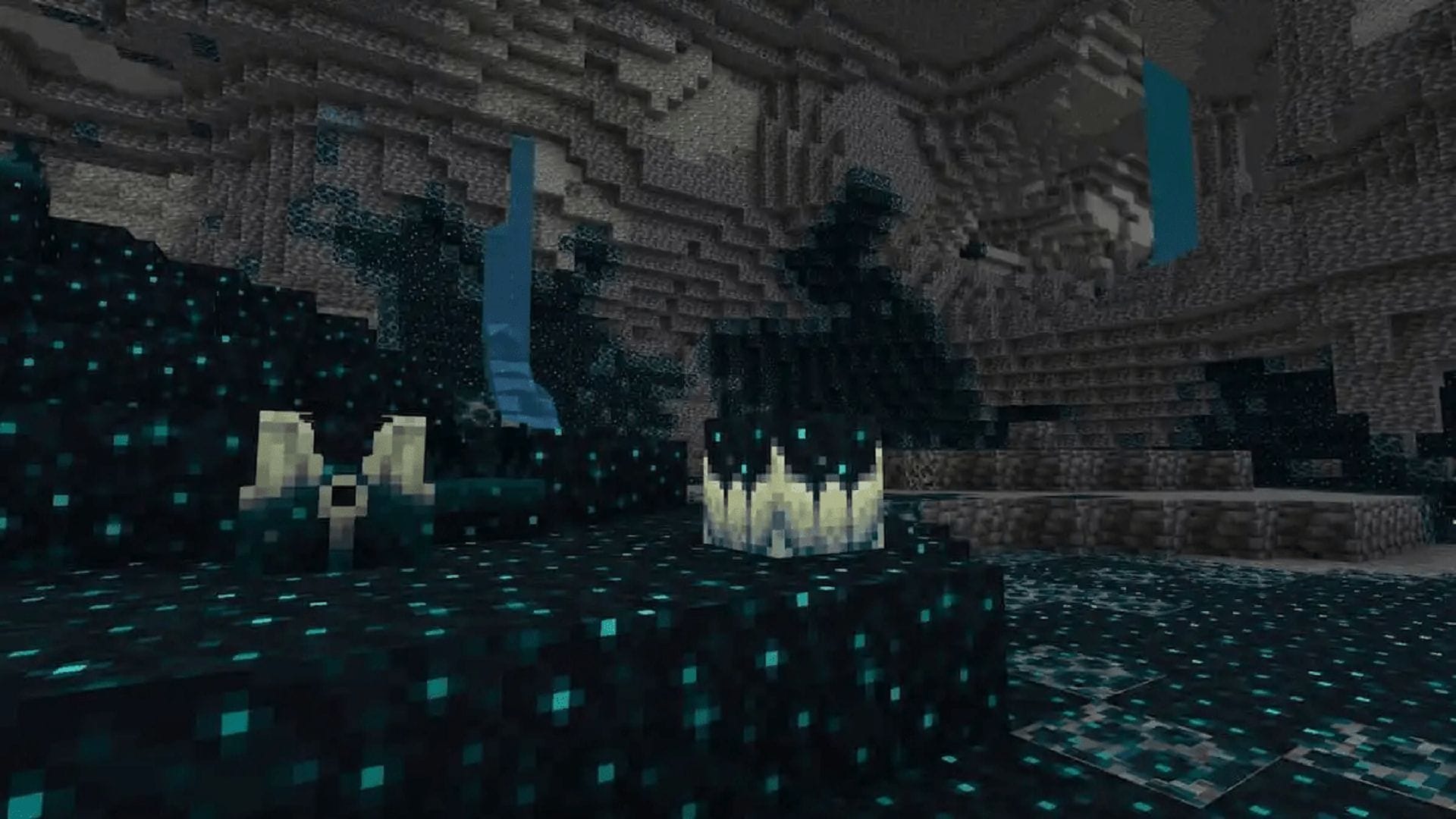 5 best Minecraft PE seeds for deep dark caves