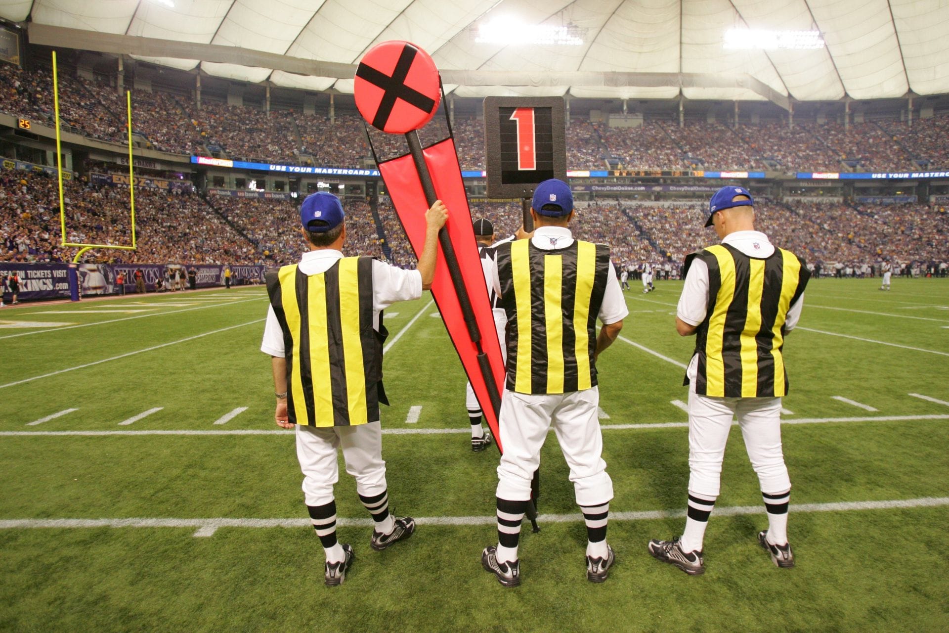 How much is the NFL chain gang's salary?
